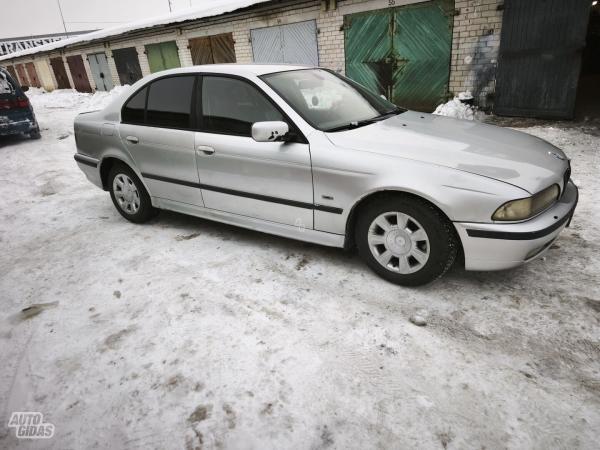 BMW 525 2000 Klaipėda, ar dzinēja tilpumu 3.00 L un nobraukumu 371 tūkst. km par 820 €, foto 1 vietnē AUTOMOTO.COM.LV