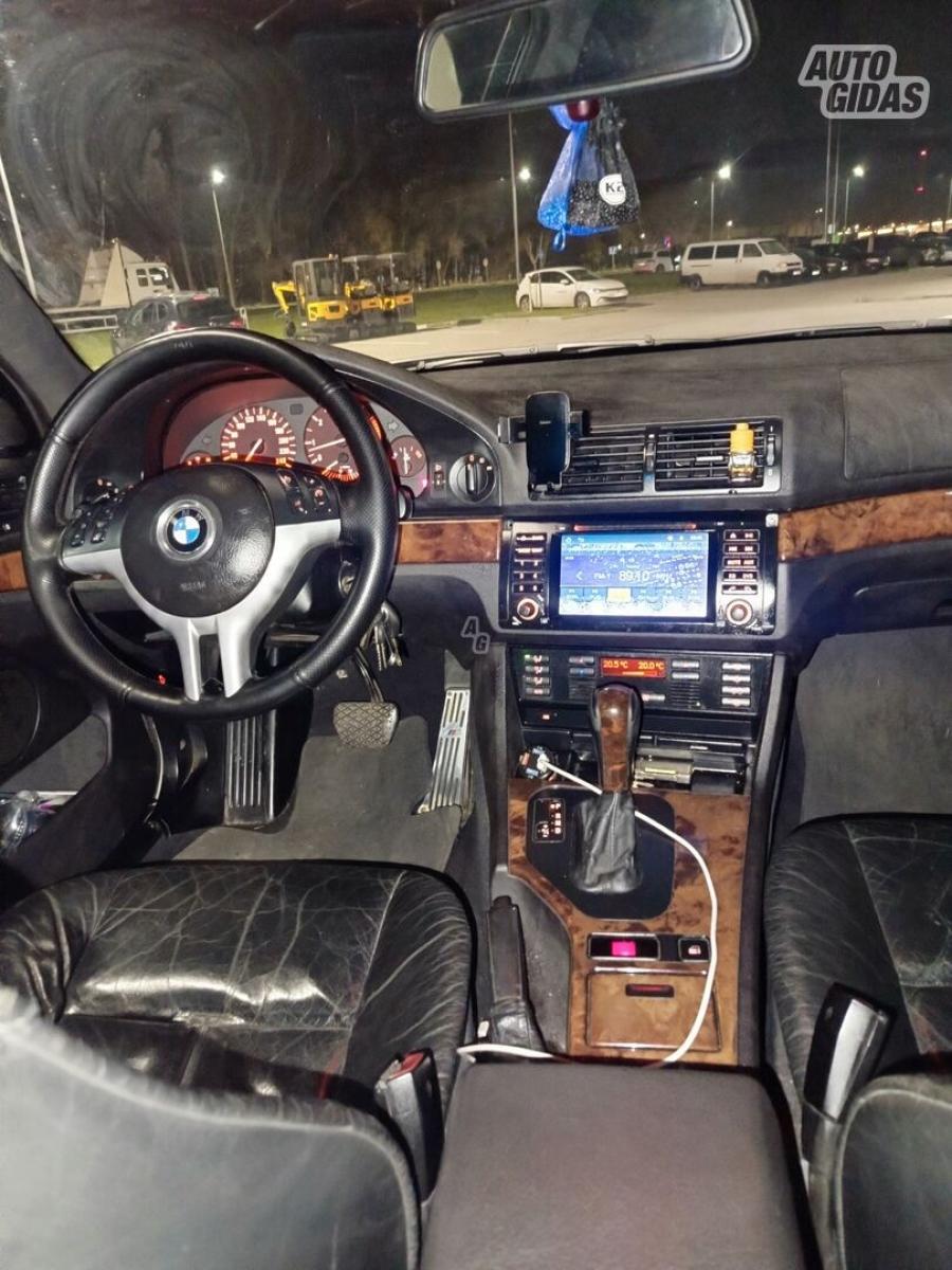 BMW 525 2000 in Klaipeda, with an engine capacity of 2.50 L and mileage of 335 thousand km for 2200 €, photo 1 on AUTOMOTO.COM.LV