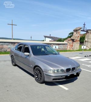 BMW 525 2000 in Kaunas, with an engine capacity of 2.50 L and mileage of 300 thousand km for 990 €, photo 4 on AUTOMOTO.COM.LV