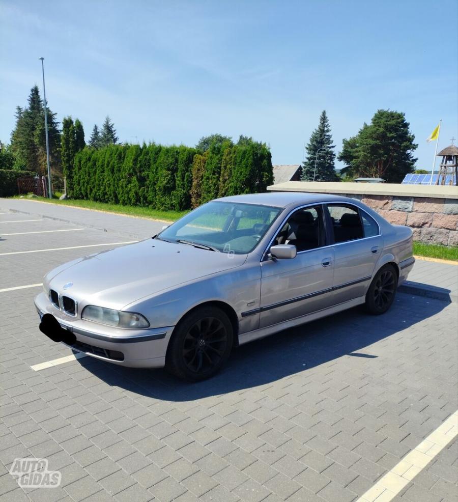 BMW 525 2000 in Kaunas, with an engine capacity of 2.50 L and mileage of 300 thousand km for 990 €, photo 5 on AUTOMOTO.COM.LV