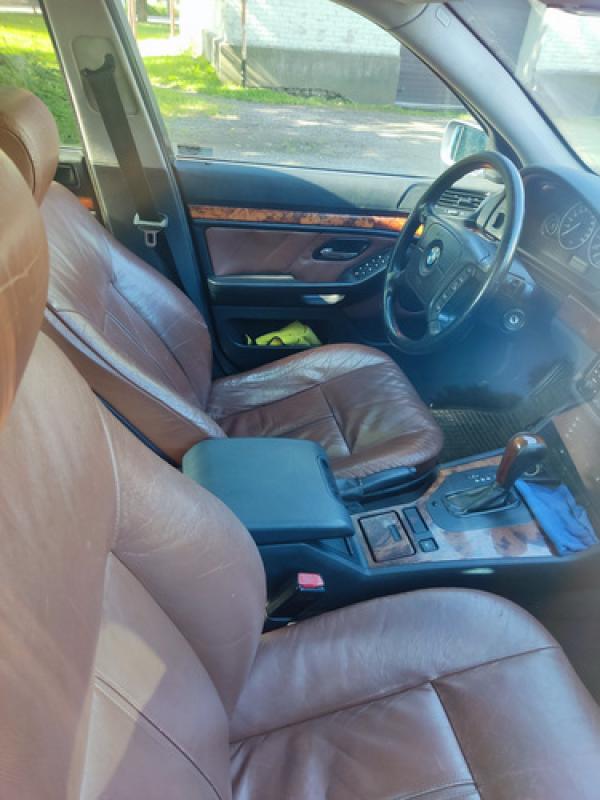 BMW 525 2000 Kohtla-Jerve, ar dzinēja tilpumu 2.50 L un nobraukumu 402 tūkst. km par 3200 €, foto 6 vietnē AUTOMOTO.COM.LV