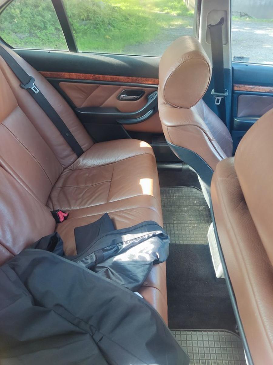 BMW 525 2000 Kohtla-Jerve, ar dzinēja tilpumu 2.50 L un nobraukumu 402 tūkst. km par 3200 €, foto 13 vietnē AUTOMOTO.COM.LV