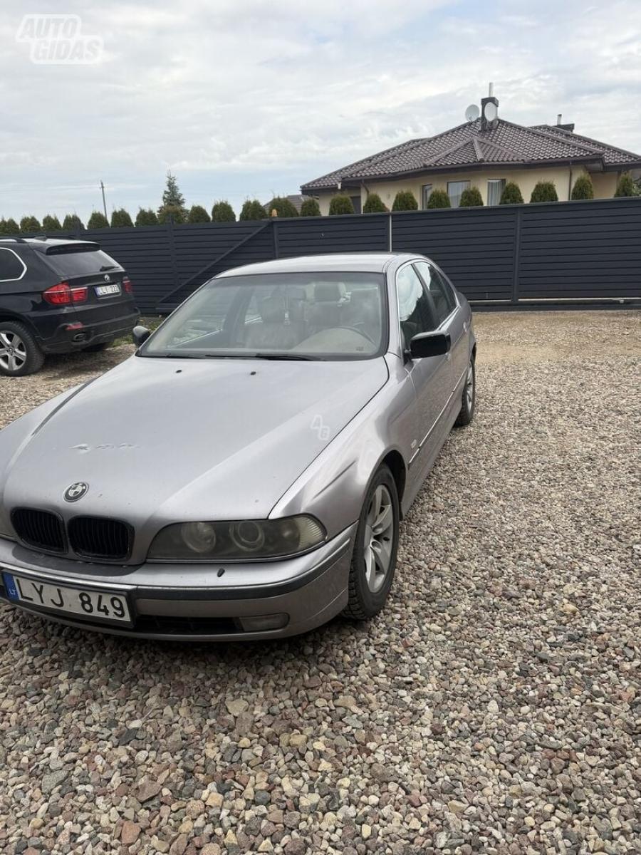 BMW 525 2000 in Vilnius, with an engine capacity of 2.50 L and mileage of 400 thousand km for 999 €, photo 3 on AUTOMOTO.COM.LV