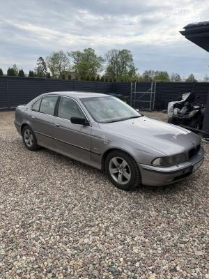 BMW 525 2000 in Vilnius, with an engine capacity of 2.50 L and mileage of 400 thousand km for 999 €, photo 4 on AUTOMOTO.COM.LV