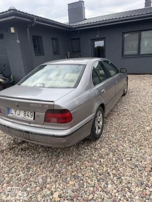 BMW 525 2000 in Vilnius, with an engine capacity of 2.50 L and mileage of 400 thousand km for 999 €, photo 5 on AUTOMOTO.COM.LV