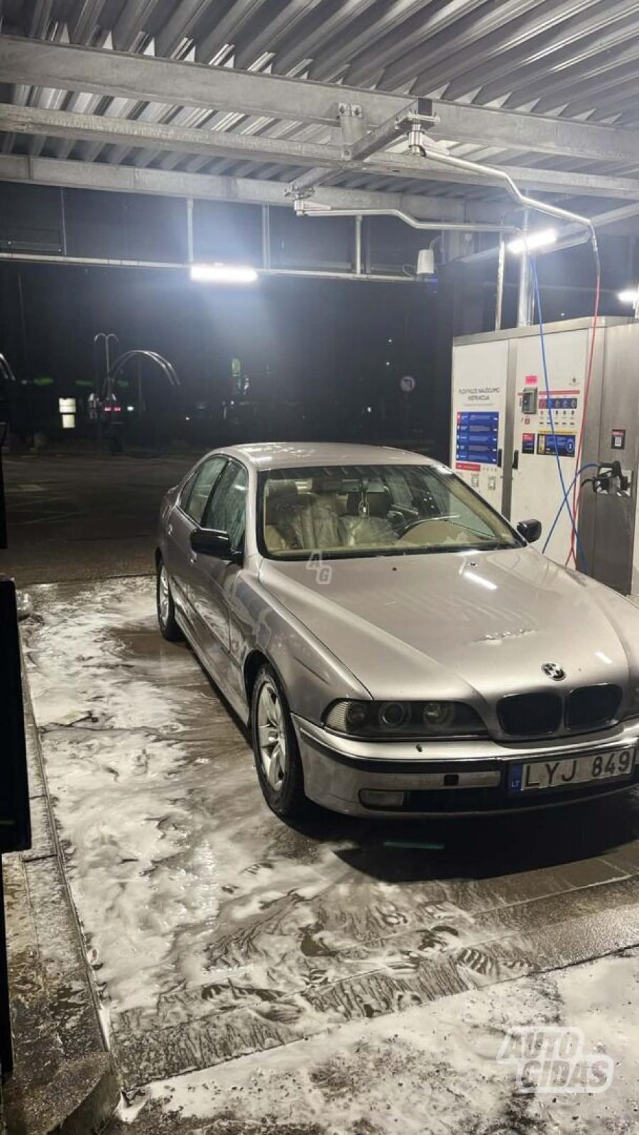 BMW 525 2000 in Vilnius, with an engine capacity of 2.50 L and mileage of 400 thousand km for 999 €, photo 14 on AUTOMOTO.COM.LV
