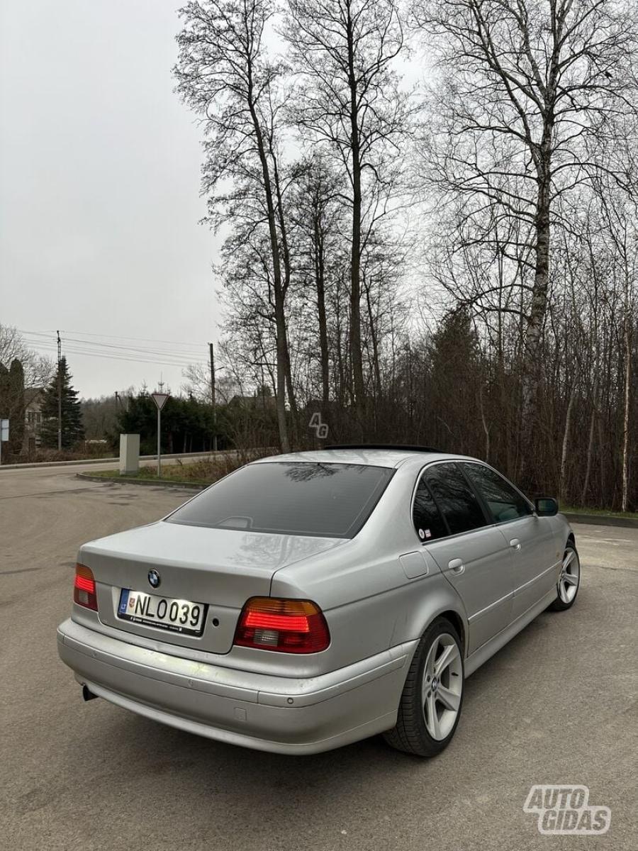 BMW 525 2001 Utena, ar dzinēja tilpumu 2.50 L un nobraukumu 311 tūkst. km par 2600 €, foto 4 vietnē AUTOMOTO.COM.LV