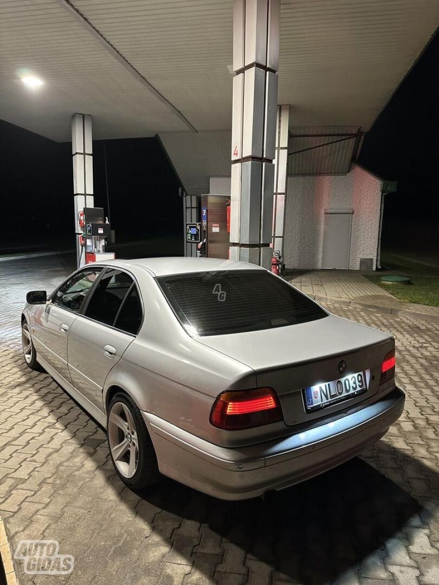 BMW 525 2001 Utena, ar dzinēja tilpumu 2.50 L un nobraukumu 311 tūkst. km par 2600 €, foto 8 vietnē AUTOMOTO.COM.LV
