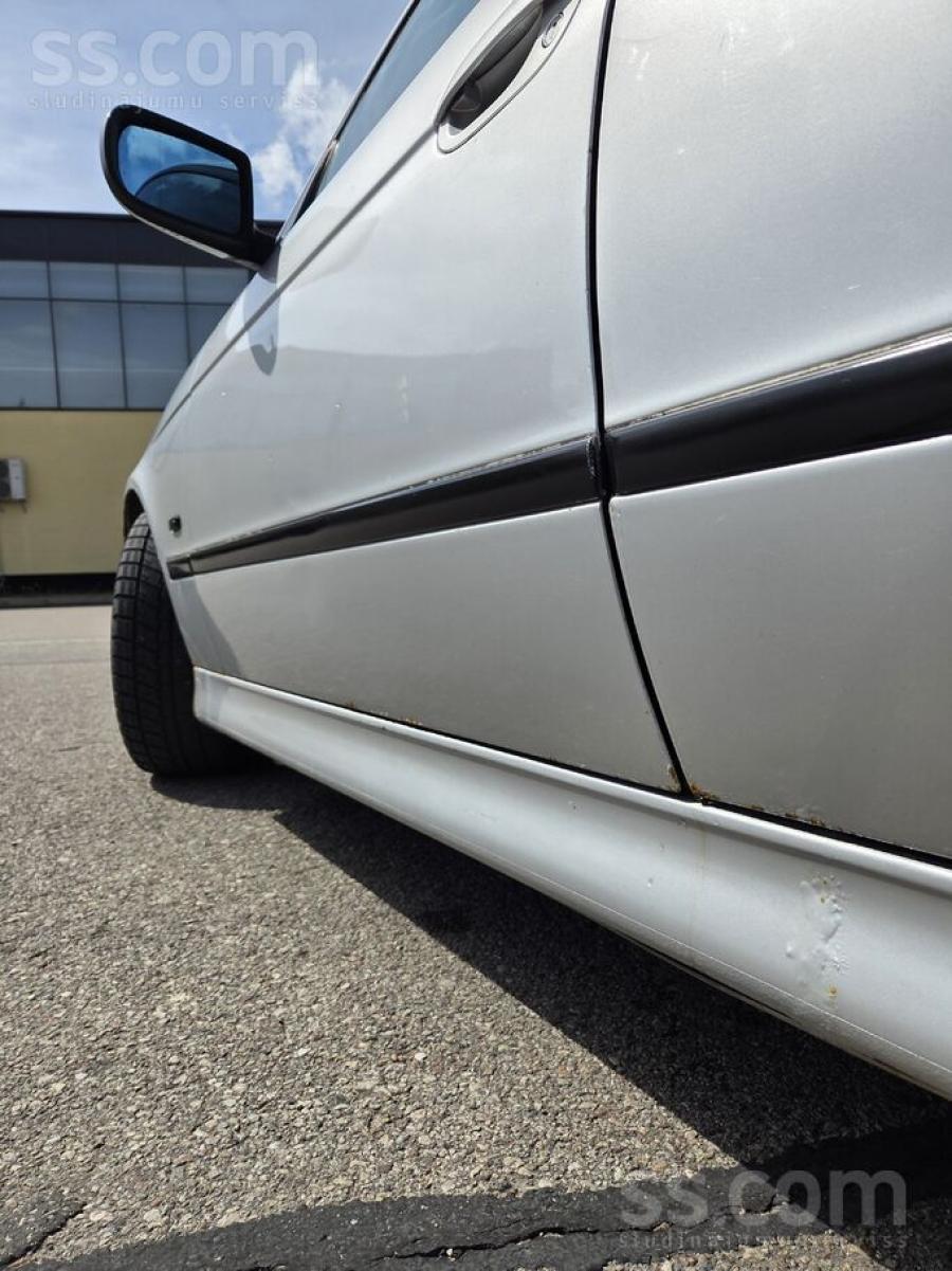 BMW 525 2001 Talsi, ar dzinēja tilpumu 2.50 L un nobraukumu 525 tūkst. km par 1800 €, foto 7 vietnē AUTOMOTO.COM.LV