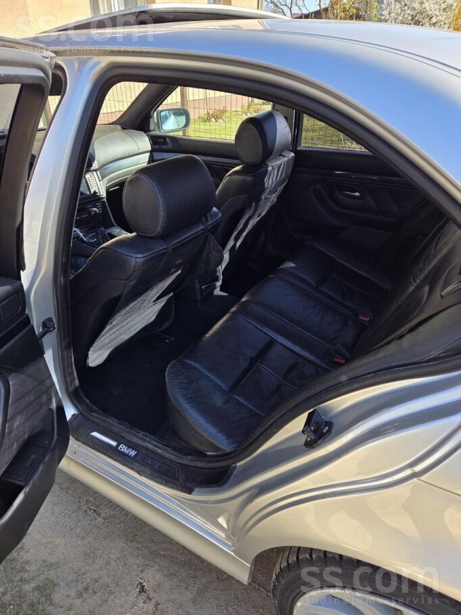 BMW 525 2001 Talsi, ar dzinēja tilpumu 2.50 L un nobraukumu 525 tūkst. km par 1800 €, foto 13 vietnē AUTOMOTO.COM.LV