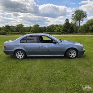 BMW 525 2001 in Sirvintos, with an engine capacity of 2.50 L and mileage of 364 thousand km for 1500 €, photo 4 on AUTOMOTO.COM.LV