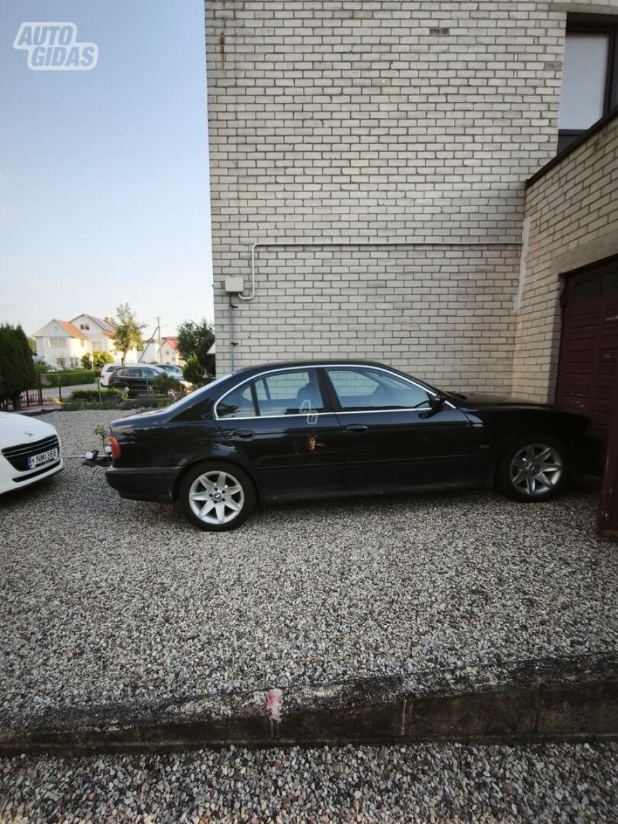 BMW 525 2001 in Utena, with an engine capacity of 2.50 L and mileage of 262 thousand km for 2000 €, photo 1 on AUTOMOTO.COM.LV