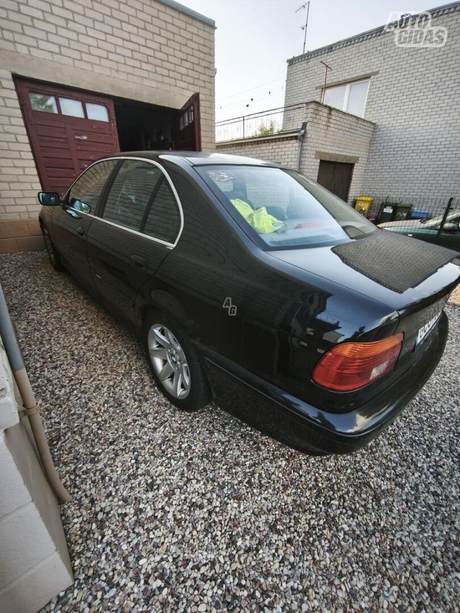 BMW 525 2001 in Utena, with an engine capacity of 2.50 L and mileage of 262 thousand km for 2000 €, photo 5 on AUTOMOTO.COM.LV
