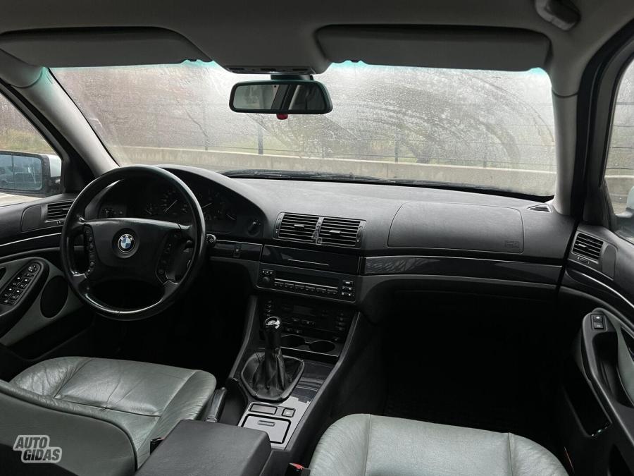 BMW 525 2002 in Vilnius, with an engine capacity of 2.50 L and mileage of 362 thousand km for 3000 €, photo 10 on AUTOMOTO.COM.LV