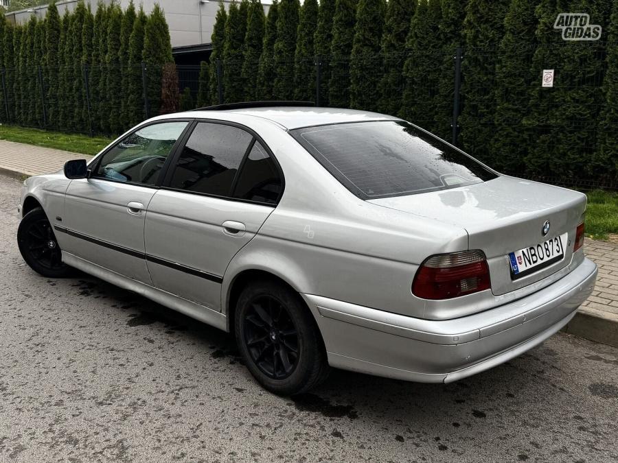 BMW 525 2002 in Kaunas, with an engine capacity of 2.50 L and mileage of 428 thousand km for 1350 €, photo 7 on AUTOMOTO.COM.LV