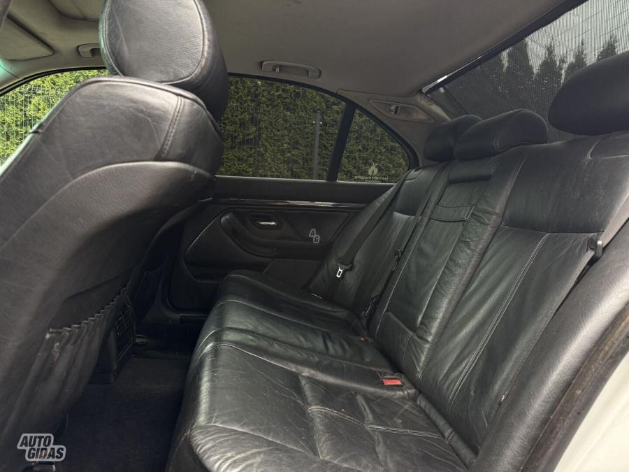 BMW 525 2002 in Kaunas, with an engine capacity of 2.50 L and mileage of 428 thousand km for 1350 €, photo 19 on AUTOMOTO.COM.LV