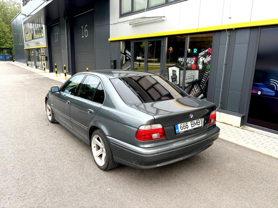 BMW 525 2002 Tallina, ar dzinēja tilpumu 2.50 L un nobraukumu 340 tūkst. km par 5499 €, foto 3 vietnē AUTOMOTO.COM.LV