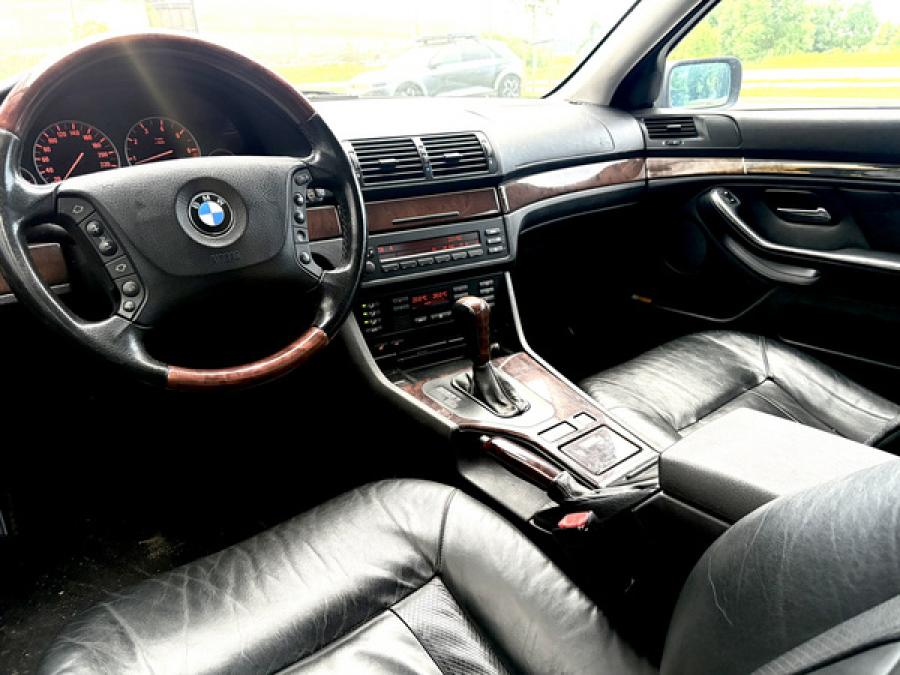 BMW 525 2002 Tallina, ar dzinēja tilpumu 2.50 L un nobraukumu 340 tūkst. km par 5499 €, foto 8 vietnē AUTOMOTO.COM.LV