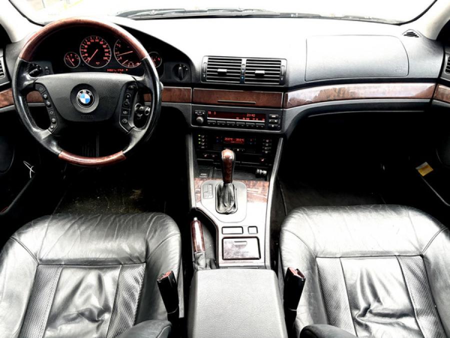 BMW 525 2002 Tallina, ar dzinēja tilpumu 2.50 L un nobraukumu 340 tūkst. km par 5499 €, foto 9 vietnē AUTOMOTO.COM.LV