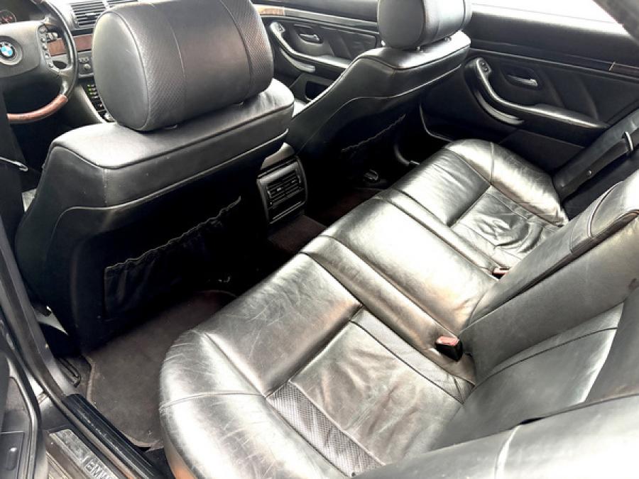 BMW 525 2002 Tallina, ar dzinēja tilpumu 2.50 L un nobraukumu 340 tūkst. km par 5499 €, foto 11 vietnē AUTOMOTO.COM.LV