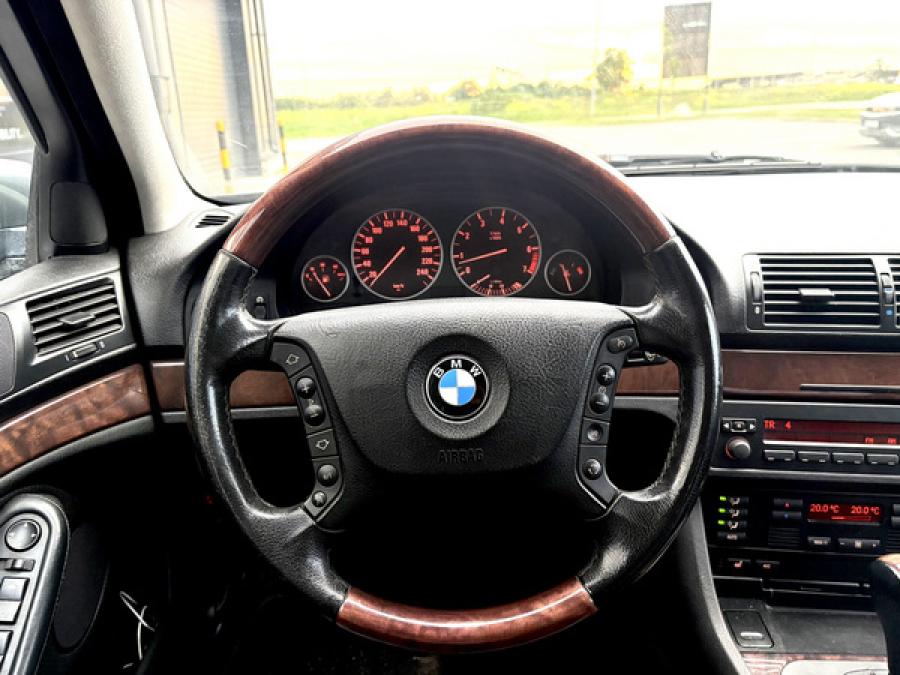 BMW 525 2002 Tallina, ar dzinēja tilpumu 2.50 L un nobraukumu 340 tūkst. km par 5499 €, foto 12 vietnē AUTOMOTO.COM.LV