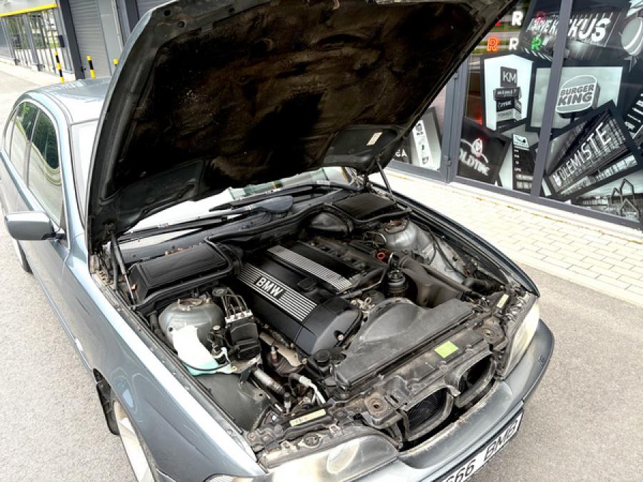 BMW 525 2002 Tallina, ar dzinēja tilpumu 2.50 L un nobraukumu 340 tūkst. km par 5499 €, foto 15 vietnē AUTOMOTO.COM.LV