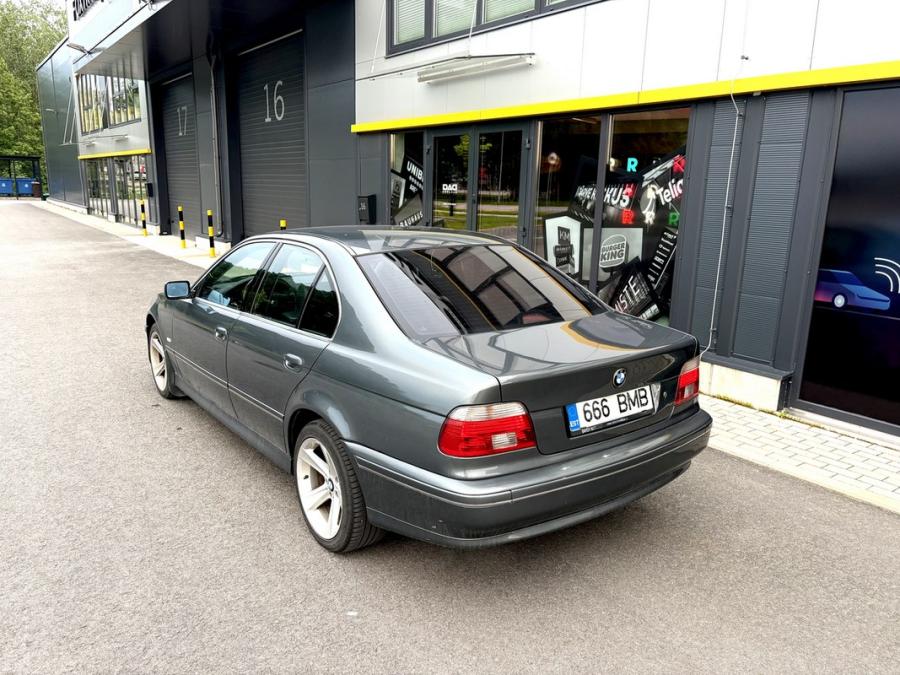 BMW 525 2002 Tallina, ar dzinēja tilpumu 2.50 L un nobraukumu 340 tūkst. km par 5499 €, foto 18 vietnē AUTOMOTO.COM.LV