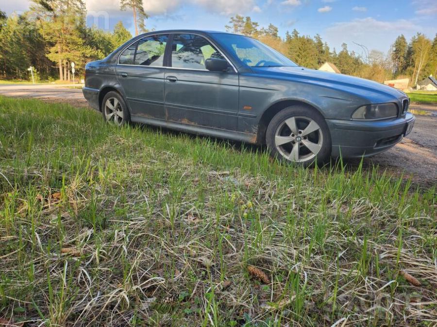 BMW 525 2003 Valka, ar dzinēja tilpumu 2.50 L un nobraukumu 355 tūkst. km par 1500 €, foto 4 vietnē AUTOMOTO.COM.LV