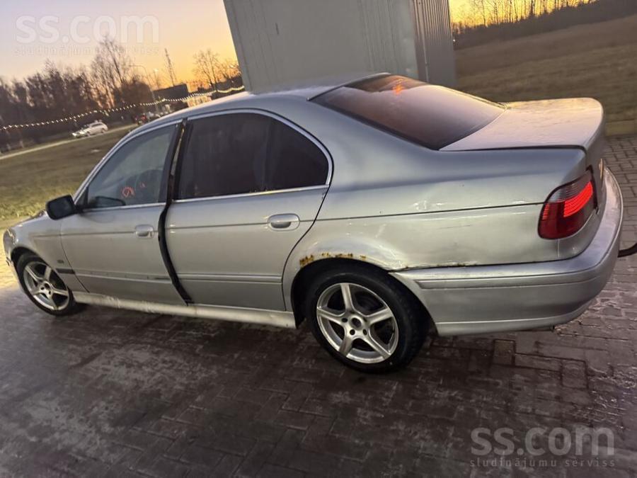 BMW 525 2003 in Aizkraukle, with an engine capacity of 2.50 L and mileage of 444 thousand km for 900 €, photo 3 on AUTOMOTO.COM.LV