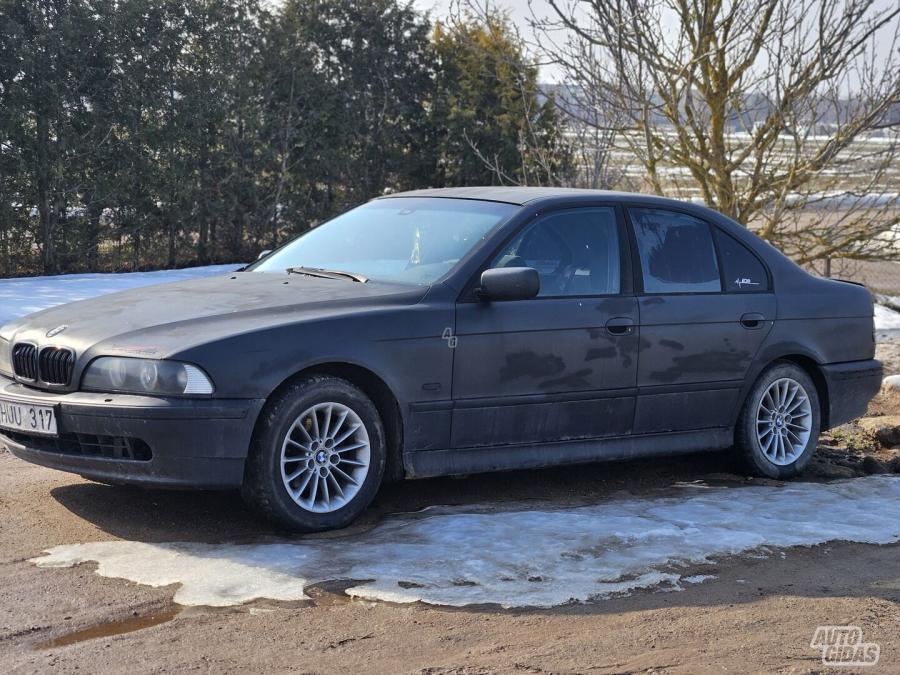 BMW 525 2003 Jurbarkas, ar dzinēja tilpumu 2.50 L un nobraukumu 259 tūkst. km par 450 €, foto 1 vietnē AUTOMOTO.COM.LV
