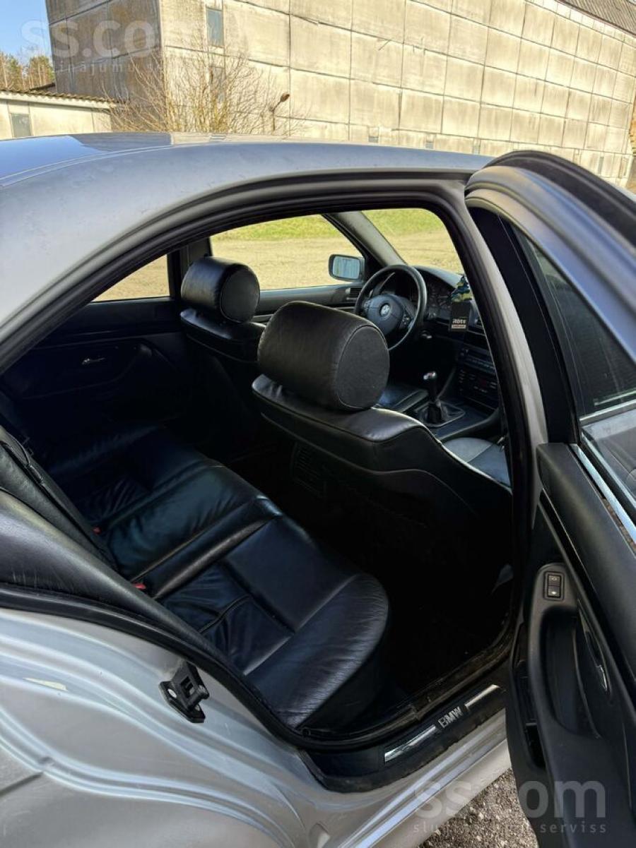 BMW 525 2003 Rēzekne, ar dzinēja tilpumu 2.50 L un nobraukumu 439 tūkst. km par 1450 €, foto 9 vietnē AUTOMOTO.COM.LV