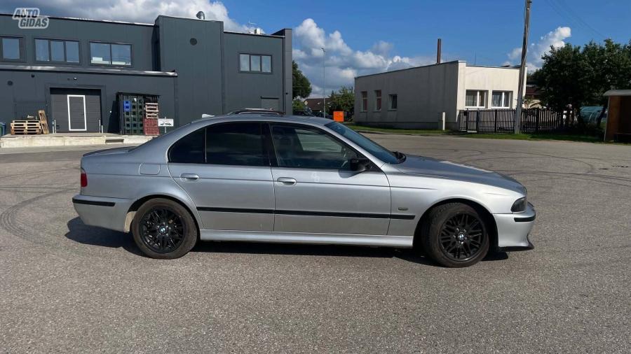 BMW 525 2003 Viļņa, ar dzinēja tilpumu 2.50 L un nobraukumu 380 tūkst. km par 3199 €, foto 4 vietnē AUTOMOTO.COM.LV