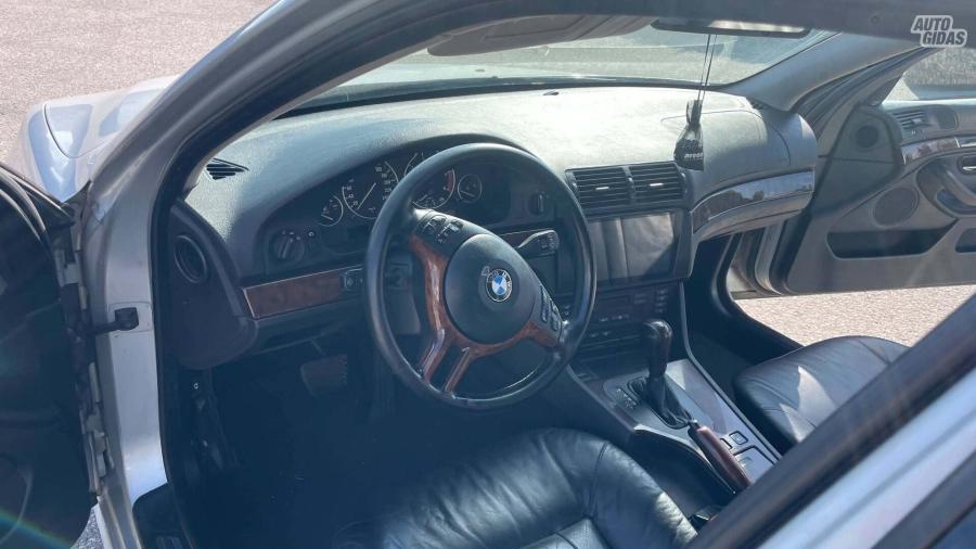 BMW 525 2003 Viļņa, ar dzinēja tilpumu 2.50 L un nobraukumu 380 tūkst. km par 3199 €, foto 9 vietnē AUTOMOTO.COM.LV