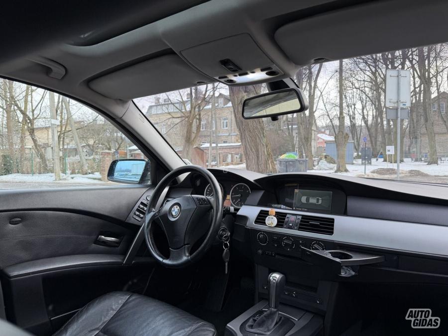 BMW 525 2004 Viļņa, ar dzinēja tilpumu 2.50 L un nobraukumu 390 tūkst. km par 2750 €, foto 6 vietnē AUTOMOTO.COM.LV