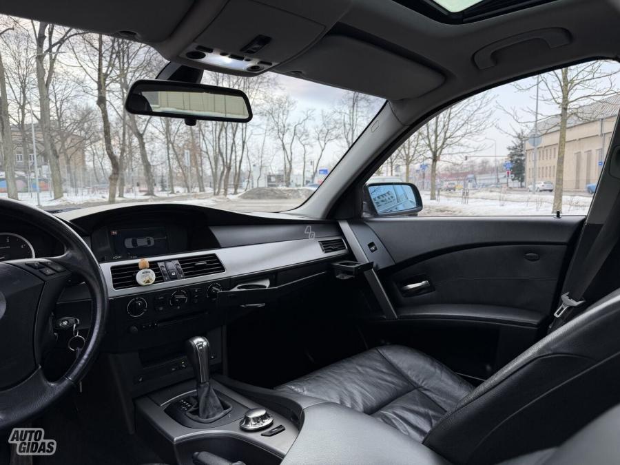 BMW 525 2004 Viļņa, ar dzinēja tilpumu 2.50 L un nobraukumu 390 tūkst. km par 2750 €, foto 9 vietnē AUTOMOTO.COM.LV