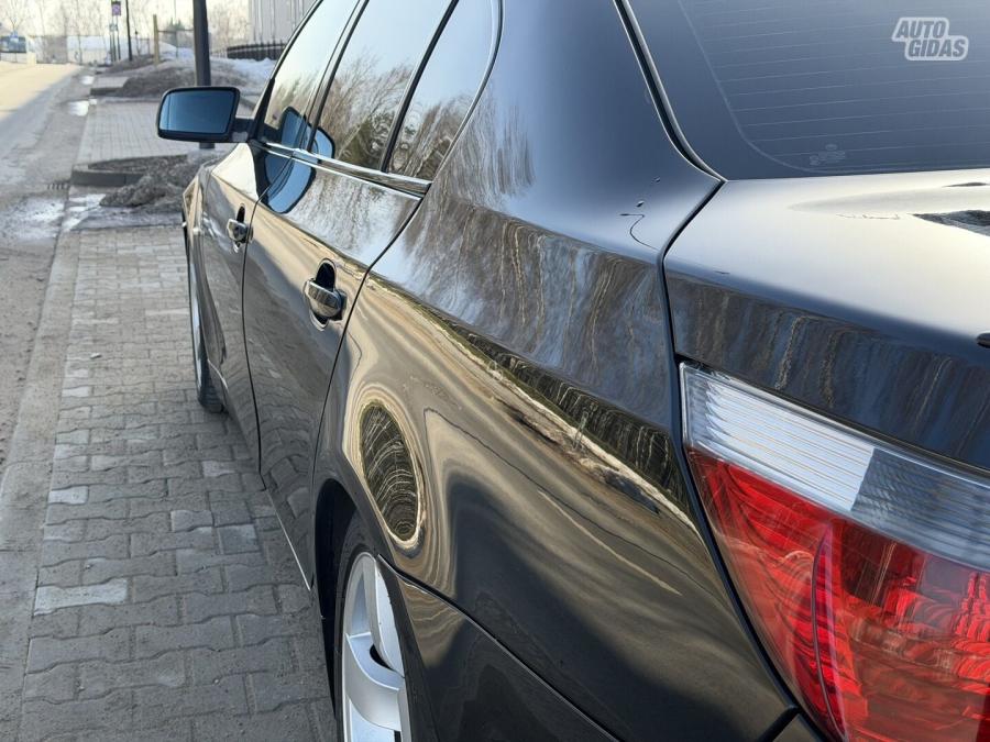 BMW 525 2005 Viļņa, ar dzinēja tilpumu 2.50 L un nobraukumu 250 tūkst. km par 3350 €, foto 21 vietnē AUTOMOTO.COM.LV