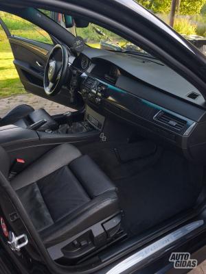 BMW 525 2009 in Mazeikiai, with an engine capacity of 3.00 L and mileage of 312 thousand km for 4800 €, photo 9 on AUTOMOTO.COM.LV