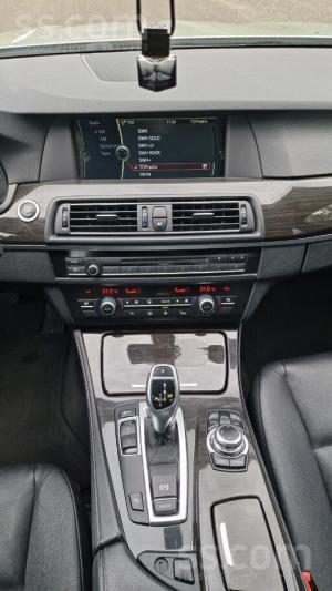 BMW 525 2010 in Bauska, with an engine capacity of 3.00 L and mileage of 297 thousand km for 8490 €, photo 25 on AUTOMOTO.COM.LV