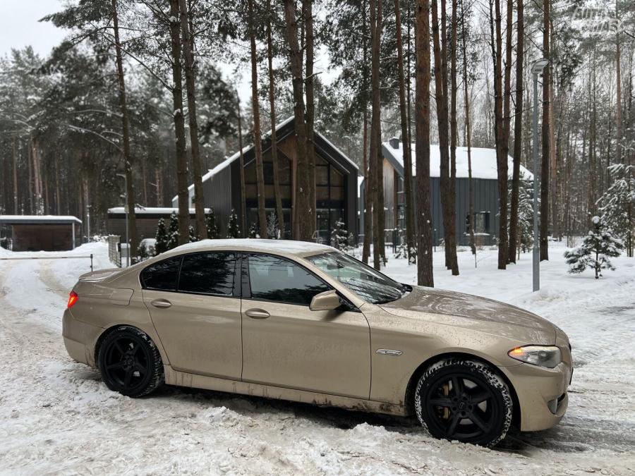 BMW 525 2010 Viļņa, ar dzinēja tilpumu 3.00 L un nobraukumu 310 tūkst. km par 5750 €, foto 5 vietnē AUTOMOTO.COM.LV