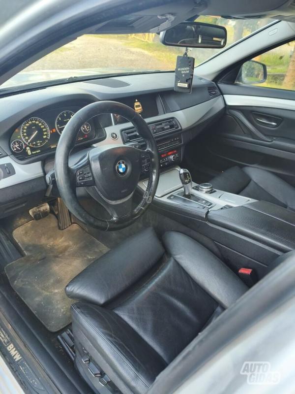 BMW 525 2010 in Silale, with an engine capacity of 3.00 L and mileage of 280 thousand km for 7300 €, photo 8 on AUTOMOTO.COM.LV