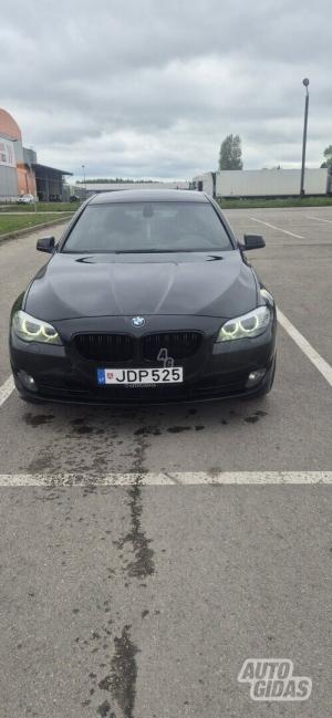 BMW 525 2011 in Siauliai, with an engine capacity of 3.00 L and mileage of 376 thousand km for 8300 €, photo 5 on AUTOMOTO.COM.LV