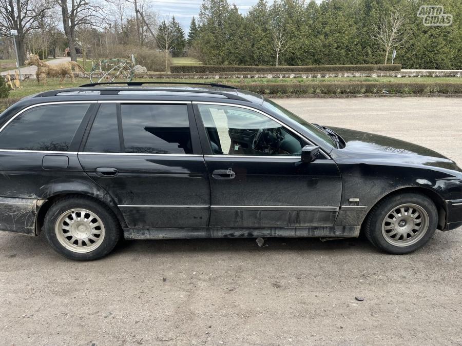 BMW 525 1998 Ukmergė, ar dzinēja tilpumu 2.50 L un nobraukumu 647 tūkst. km par 900 €, foto 5 vietnē AUTOMOTO.COM.LV