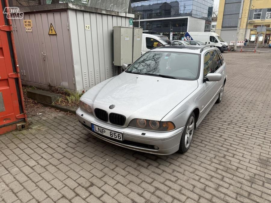 BMW 525 2001 Viļņa, ar dzinēja tilpumu 2.50 L un nobraukumu 302 tūkst. km par 2500 €, foto 1 vietnē AUTOMOTO.COM.LV