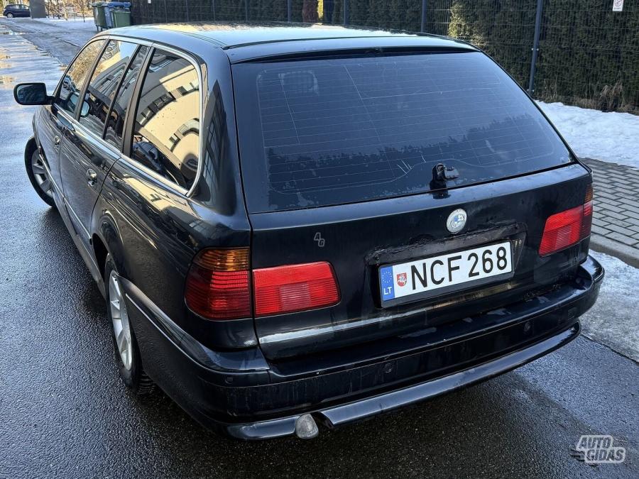 BMW 525 2001 Kauņa, ar dzinēja tilpumu 2.50 L un nobraukumu 451 tūkst. km par 1000 €, foto 5 vietnē AUTOMOTO.COM.LV