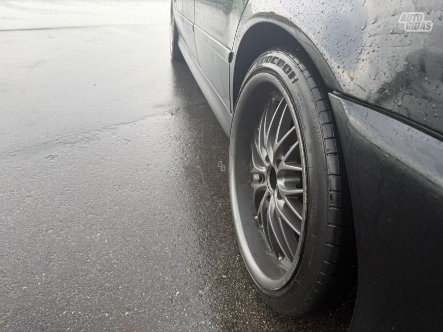 BMW 525 2001 in Kaunas, with an engine capacity of 2.50 L and mileage of 350 thousand km for 2250 €, photo 6 on AUTOMOTO.COM.LV