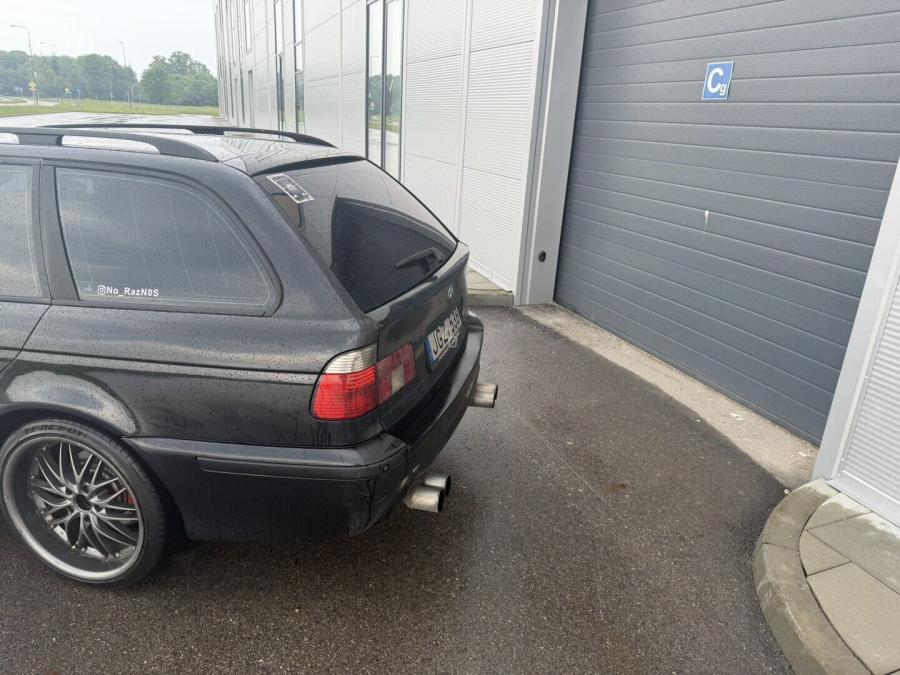BMW 525 2001 in Kaunas, with an engine capacity of 2.50 L and mileage of 350 thousand km for 2250 €, photo 8 on AUTOMOTO.COM.LV