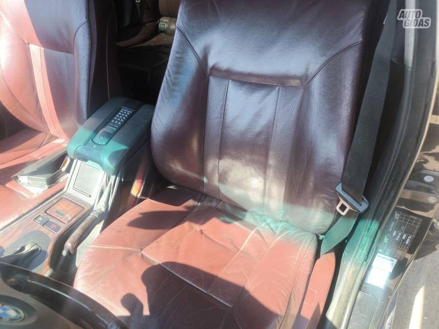 БМВ 525 2001 в Вильнюс, объемом двигателя 2.50 л и пробегом 395 тыс. км за 999 €, фото 8 на AUTOMOTO.COM.LV