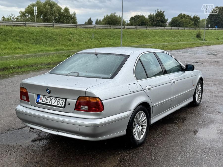 BMW 525 2001 Viļņa, ar dzinēja tilpumu 2.50 L un nobraukumu 360 tūkst. km par 1550 €, foto 5 vietnē AUTOMOTO.COM.LV