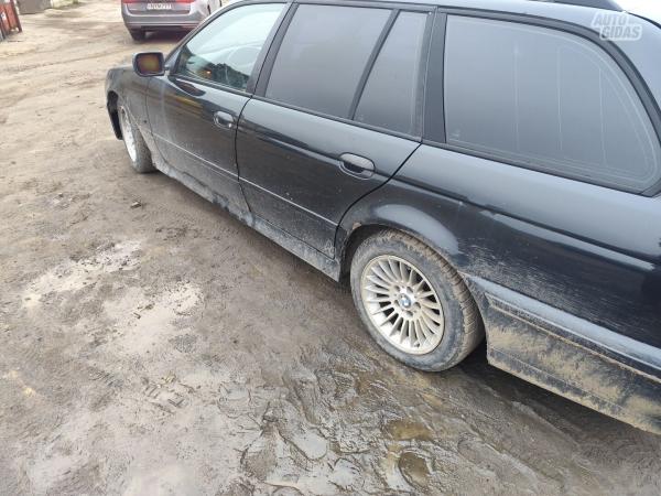BMW 525 2002 Marijampole, ar dzinēja tilpumu 2.50 L un nobraukumu 310 tūkst. km par 1600 €, foto 3 vietnē AUTOMOTO.COM.LV