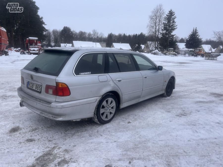 BMW 525 2002 Ariogala, ar dzinēja tilpumu 2.50 L un nobraukumu 480 tūkst. km par 1000 €, foto 2 vietnē AUTOMOTO.COM.LV
